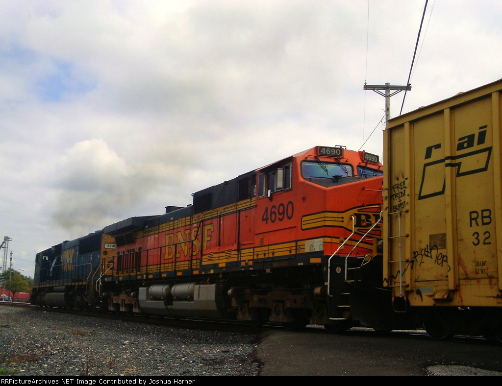 BNSF 4690